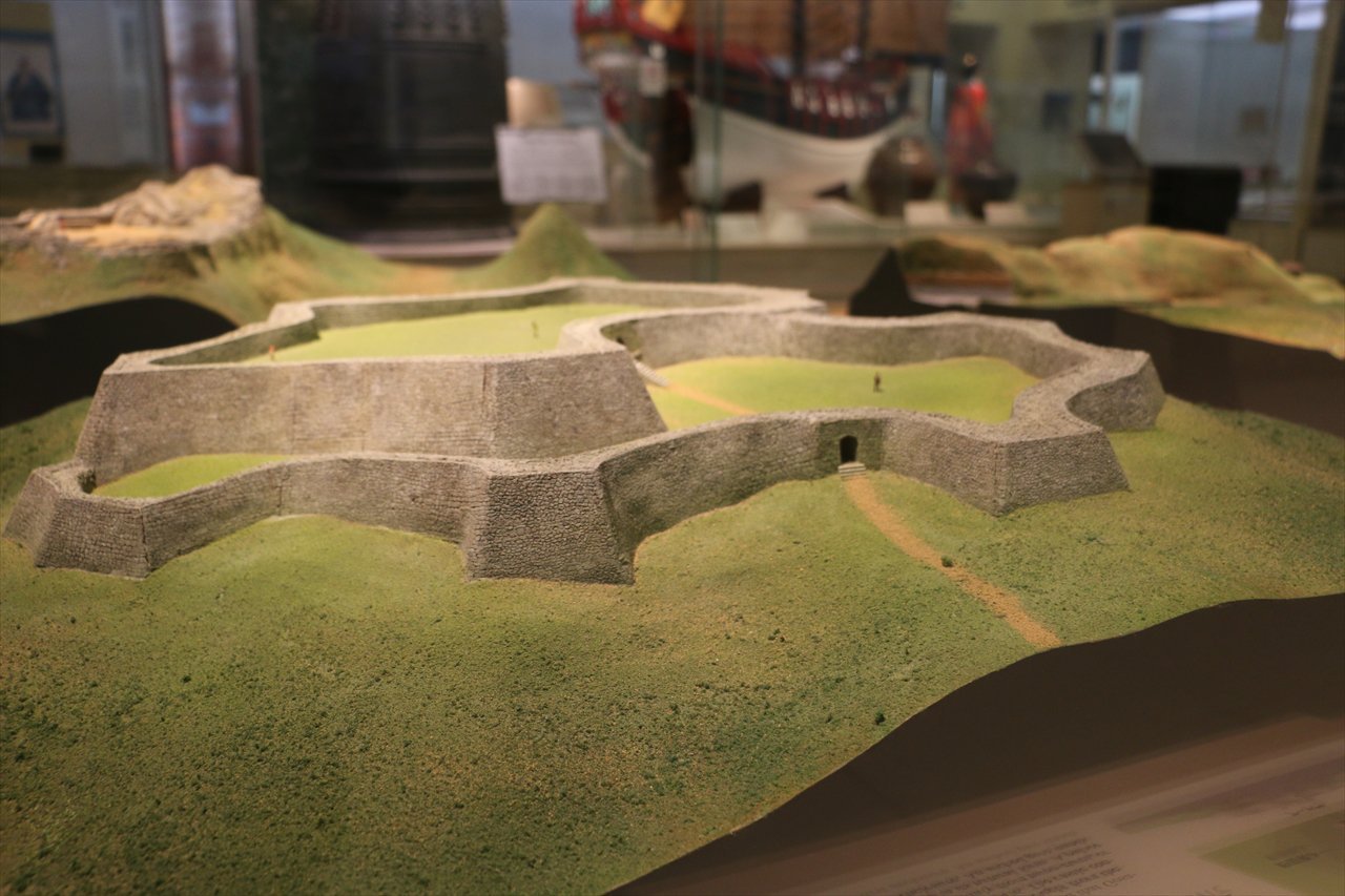 Zakimi Castle [The initial castle in the 1400s. From sanzan period to ...